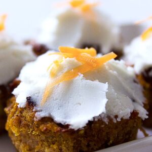 Morotsmuffins med kokosglasyr - Swedish Paleo - Swedish Paleo